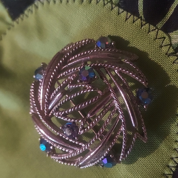 Lisner Jewelry | Jewelry | Vintage Lisner Brooch | Poshmark
